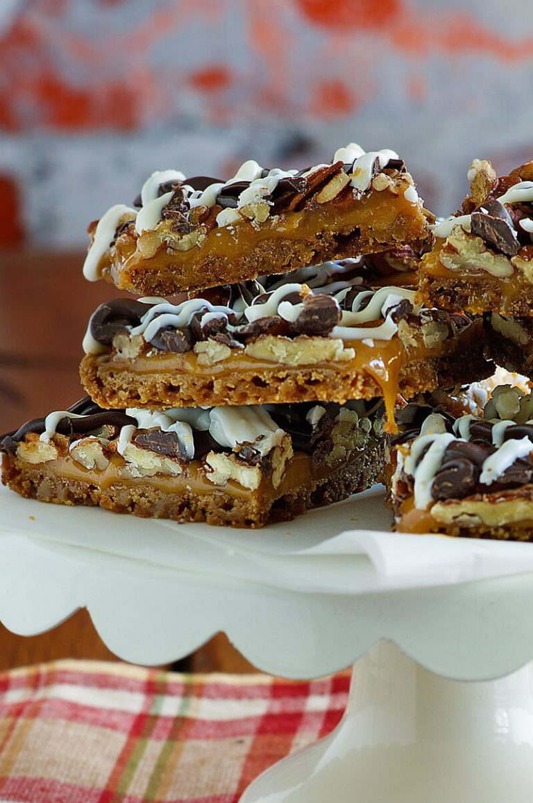 Caramel Pecan Bars with Chocolate Drizzle - Recipe Girl